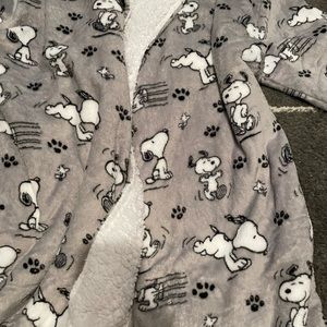 Peanuts | Intimates & Sleepwear | Peanuts Snoopy Poses And Paw Prints ...
